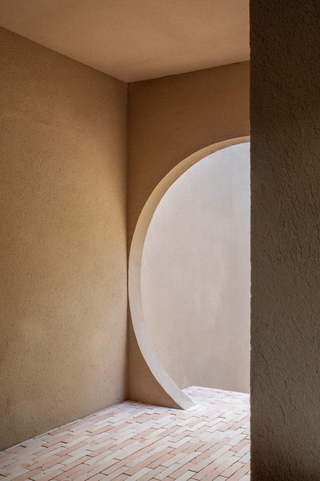 Terracotta Heaven In This Unique Hybrid Commercial Space In Brazil ...