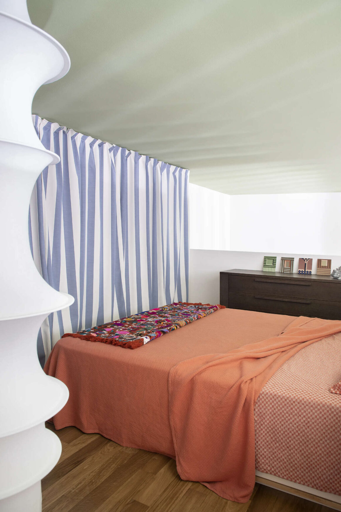 Serena Confalonieri's Loft In Milan: Tapestry of Design, Emotion and ...